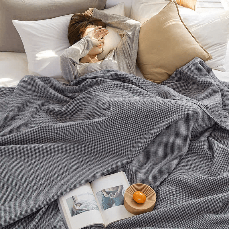 Solid Grid Print Cotton Reversible Quilt – ownkoti